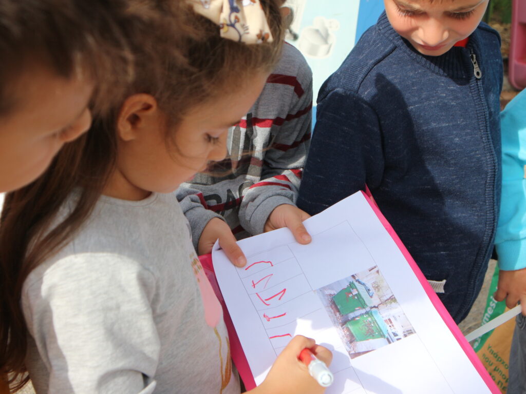 ΠΕΡΙΠΑΤΟΣ ΣΤΗ ΓΕΙΤΟΝΙΑ ΤΟΥ ΝΗΠΙΑΓΩΓΕΙΟΥ. ΑΝΑΖΗΤΗΣΗ ΚΑΙ ΚΑΤΑΓΡΑΦΗ ΤΗΣ ...